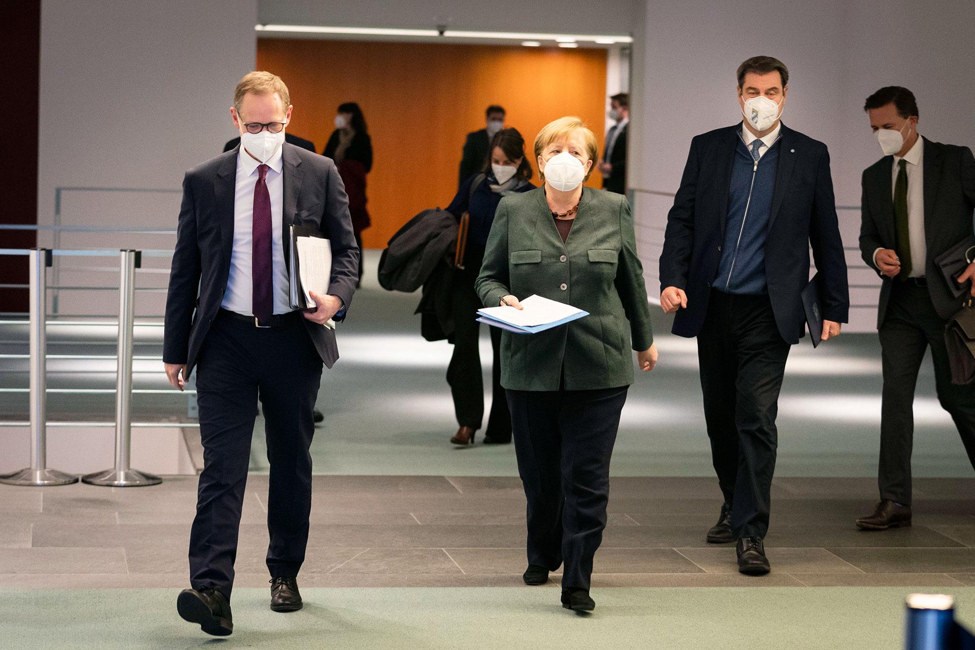 Bundeskanzlerin Angela Merkel, MP Markus SÃ¶der und Michael MÃ¼ller ...